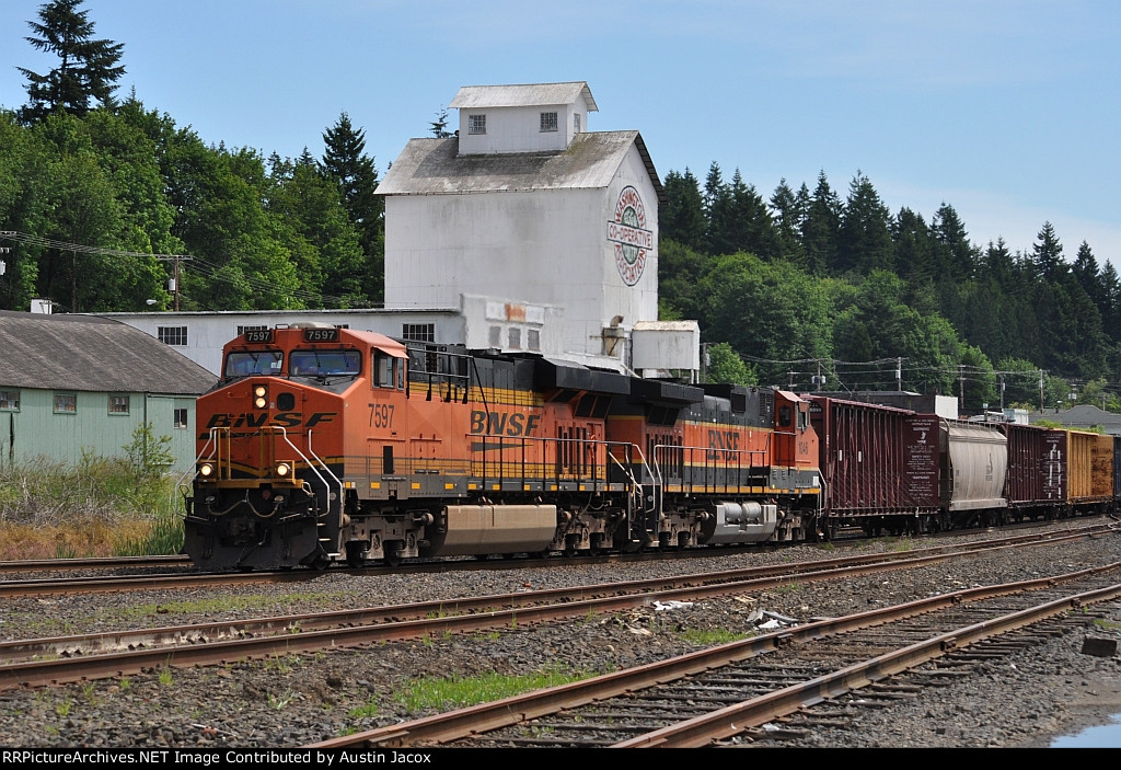 BNSF 7597